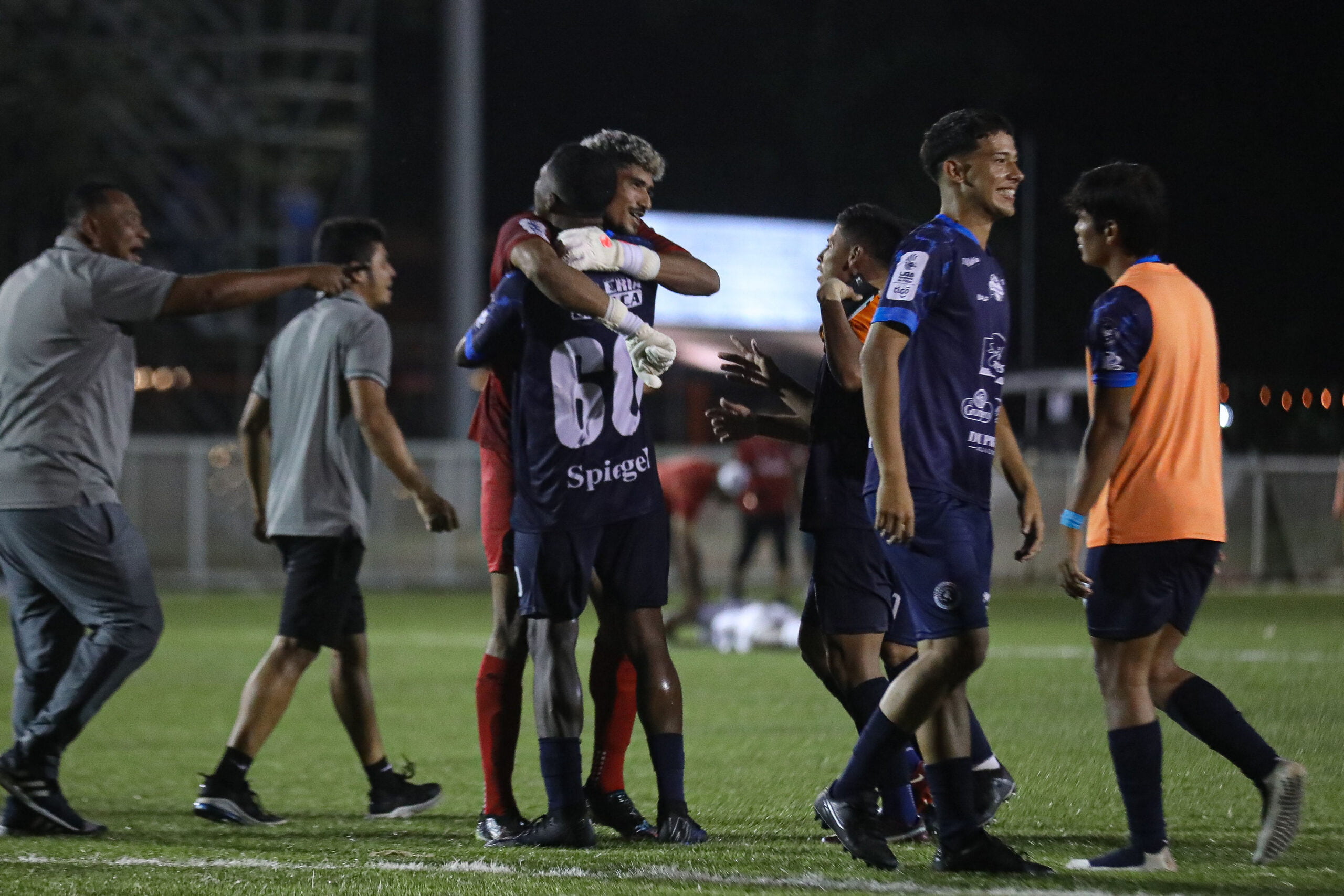 Con mucho drama se definieron los finalistas del Oeste en Liga Prom ...